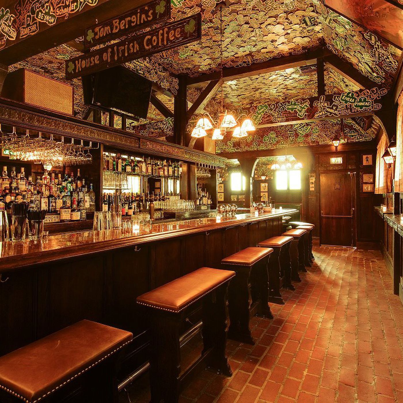 Friday Feels Bar is open Comrades! Come'on in!