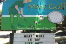 This just may be the best mini golf sign ever