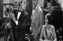 Have you seen this new fangled WEBM .gif? Talkies they call em!